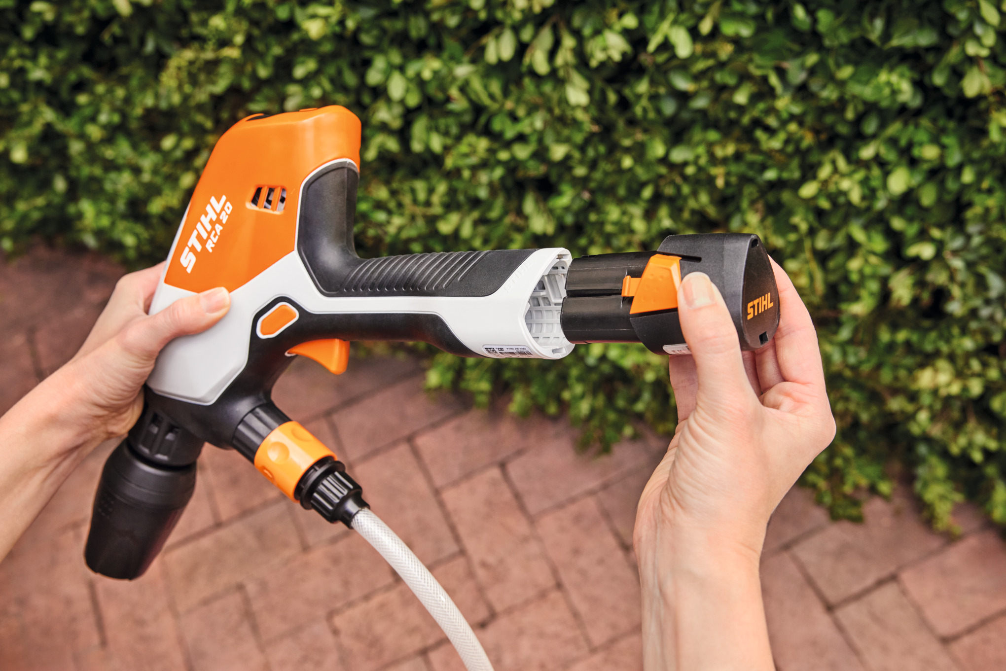 RCA 20 Cordless Handheld Pressure Washer | STIHL
