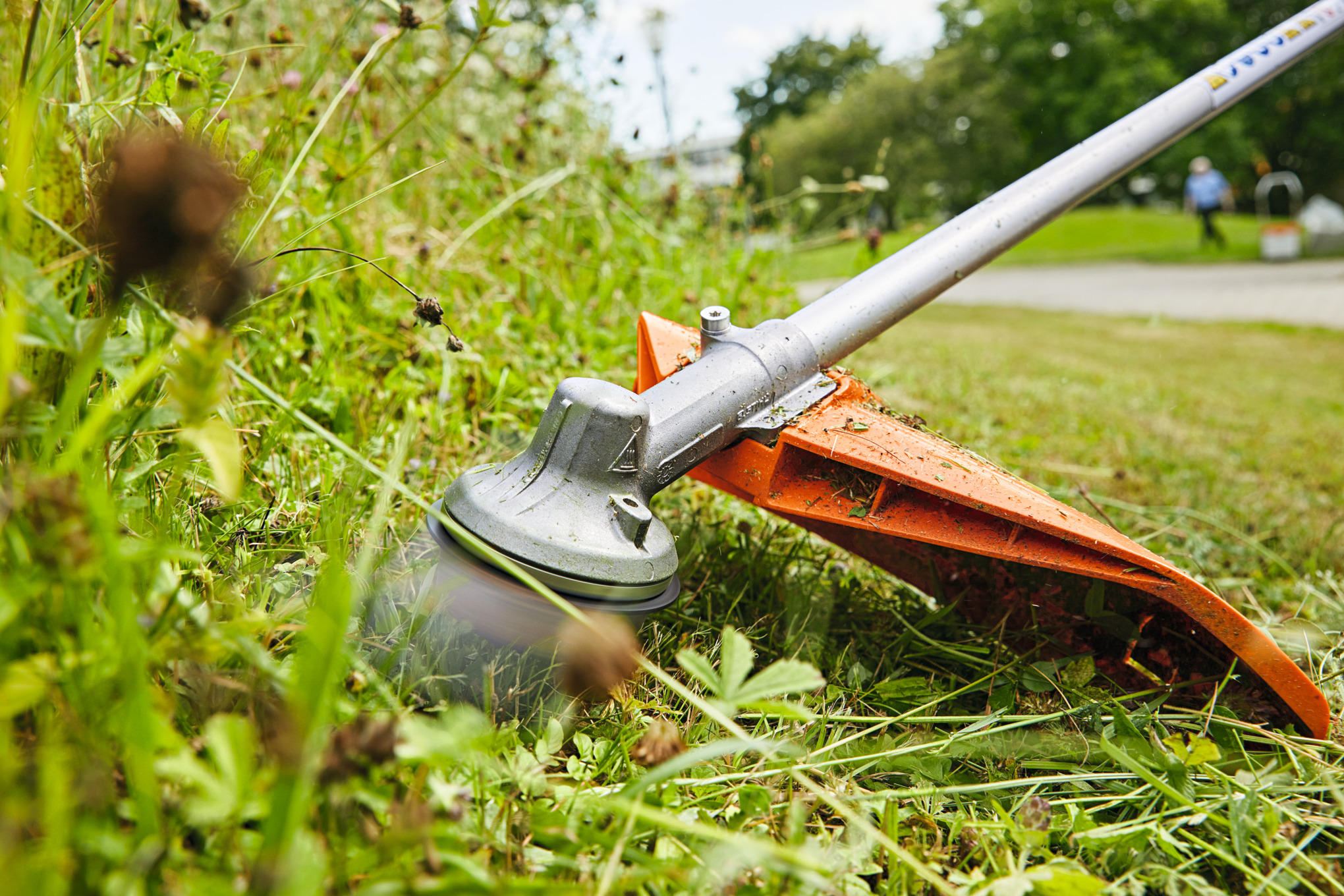 Which cutting attachment? Your guide to grass trimmers, brushcutters ...